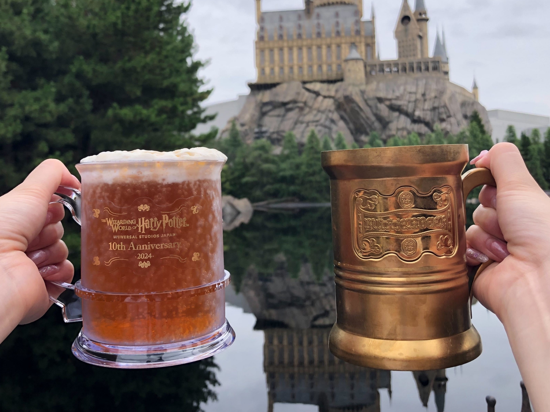 USJ「ハリポタ」エリア、「バタービール」10周年記念マグカップが豪華で良い！ - GAME Watch