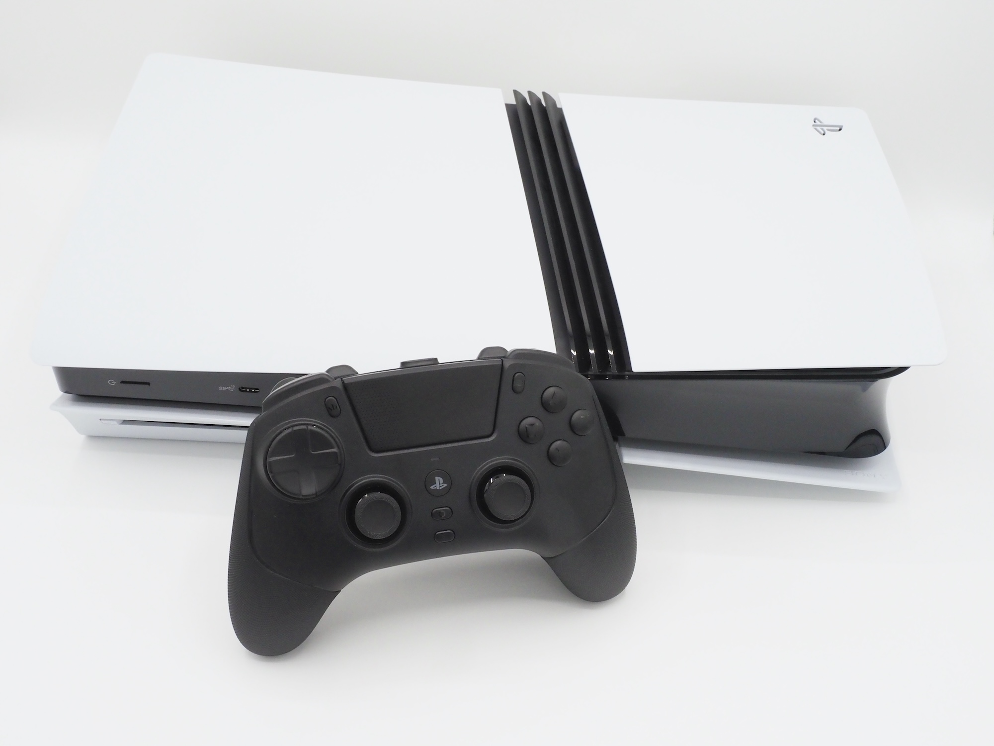PS5/PC用コントローラー「Razer Raiju V3 Pro」レビュー - GAME Watch