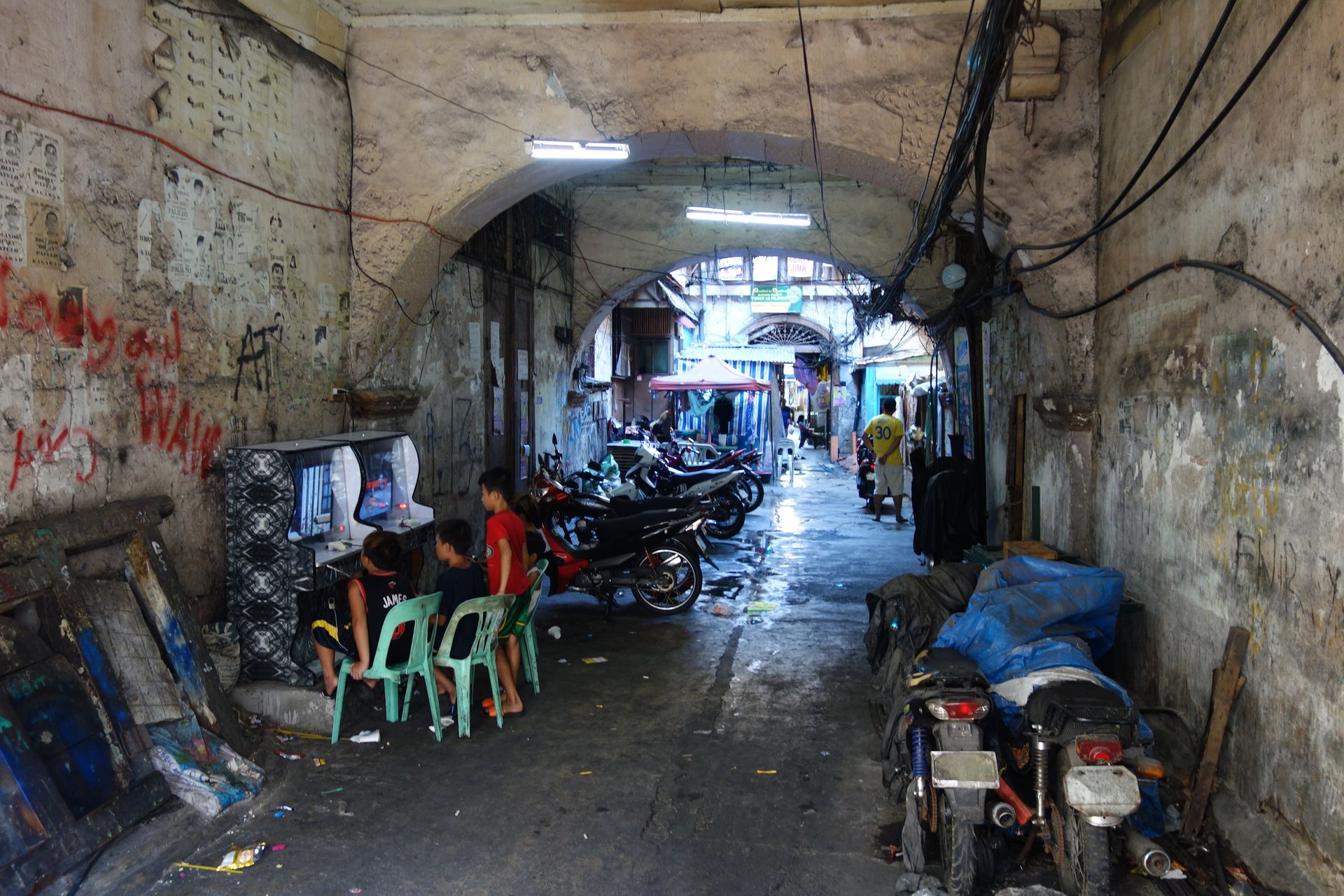 【特別企画】フィリピン独自のインターネットサービス「PISONET」って何だ? - GAME Watch